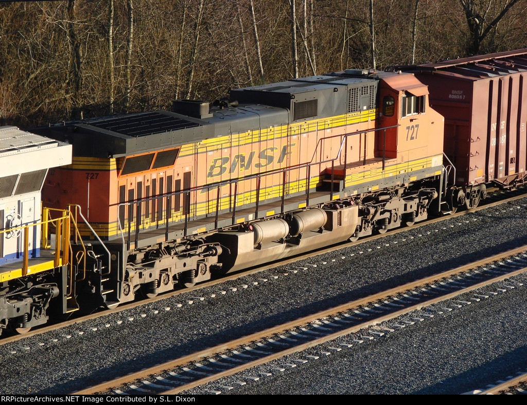 BNSF 727